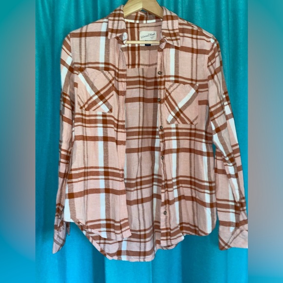 Universal Thread | Tops | Universal Thread Xs Button Up Flannel Shirt Coral Rust White Plaid ...
